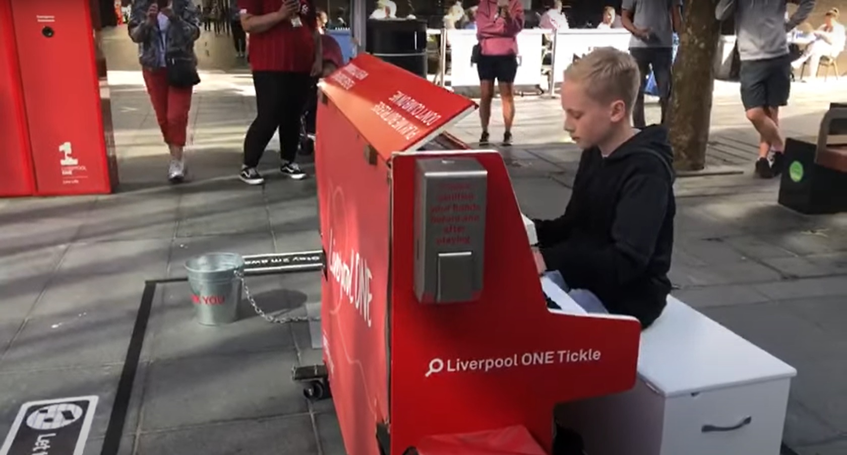 WATCH: 12-year-old pianist Harrison Crane wows shoppers with Einaudi ...
