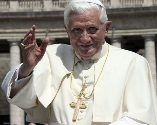 The Pope's pond inspires children's book - Practical Fishkeeping