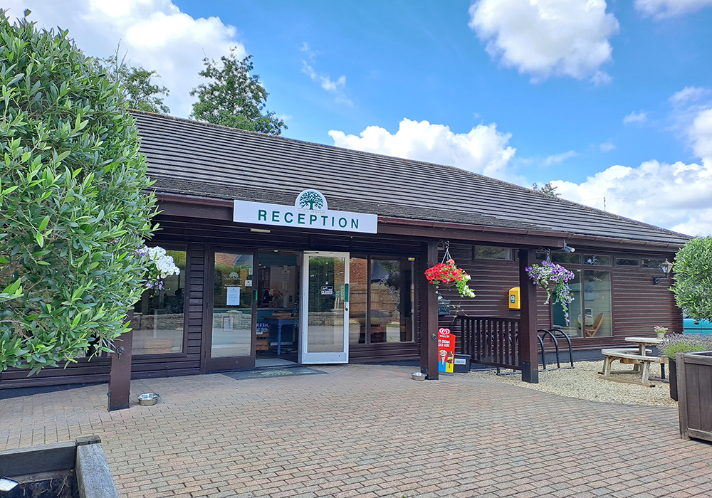 Lincoln Farm Park Oxfordshire - Premier Parks