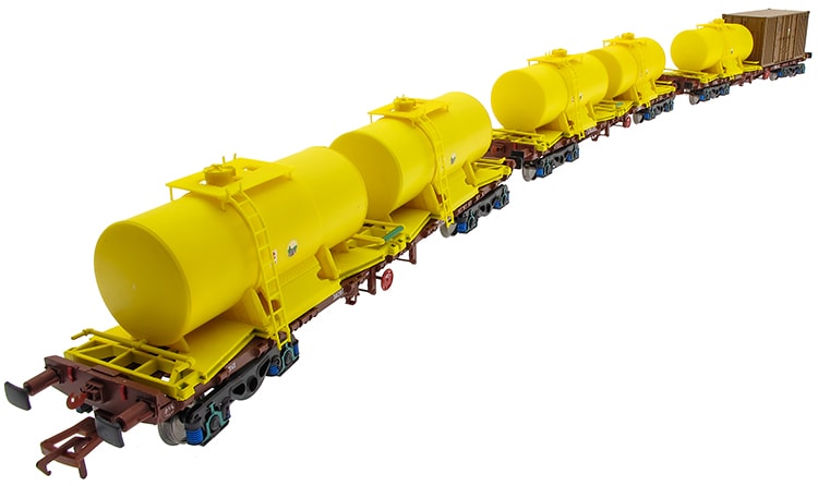 Irish Railway Models CIE weed spray wagons - World Of Railways