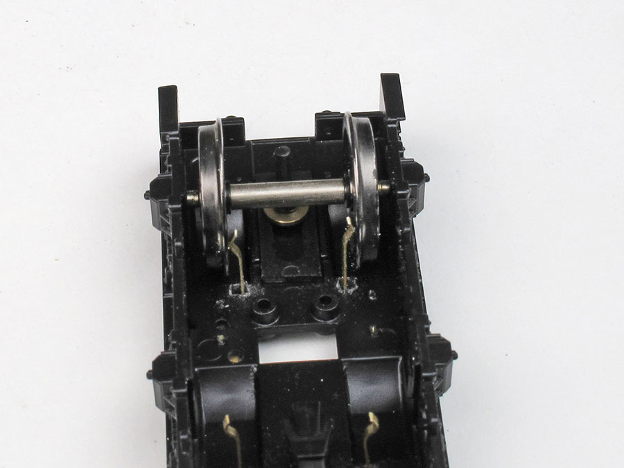 How to fit pickups to older model locomotives - World Of Railways