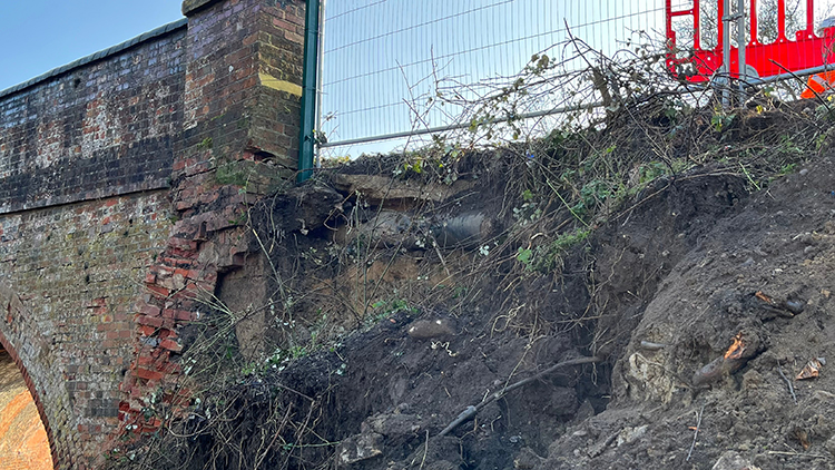 Update on landslip between Oxford and Kingham - World Of Railways