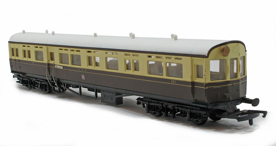 How to detail an autocoach - World Of Railways