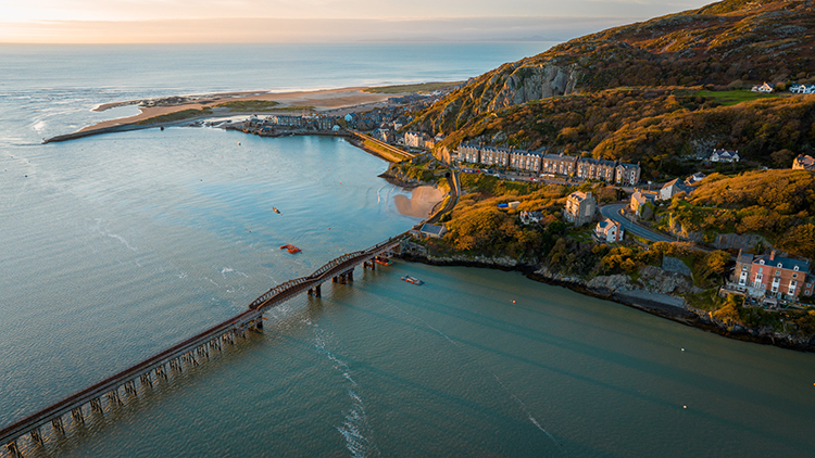 Barmouth Viaduct reopens - World Of Railways