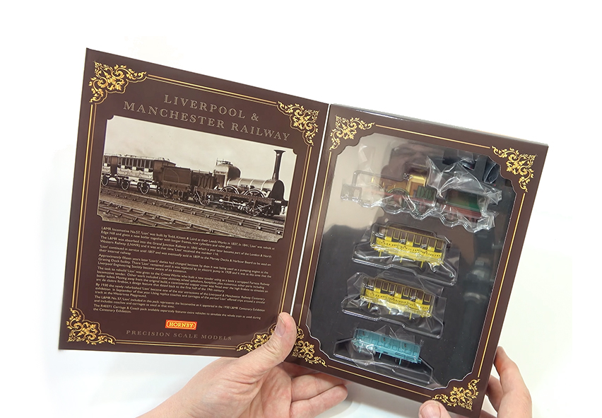 Quickview: Hornby 1930s 'Lion' train pack - World Of Railways