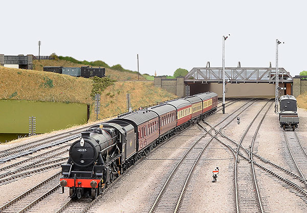 New Hornby Black 5 The Glasgow Highlander - on track! - World Of Railways
