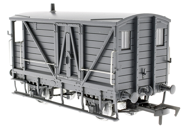 Kernow Model Rail Centre evaluates first EP of ex-LSWR / SR 10T 'road ...