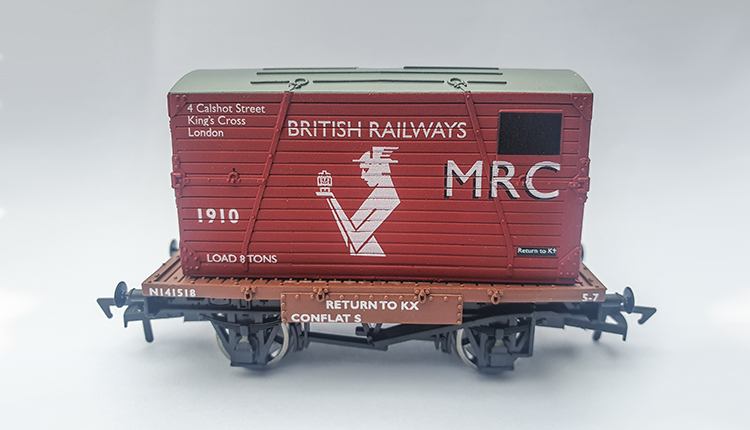 'Conflat S' exclusive for MRC - World Of Railways