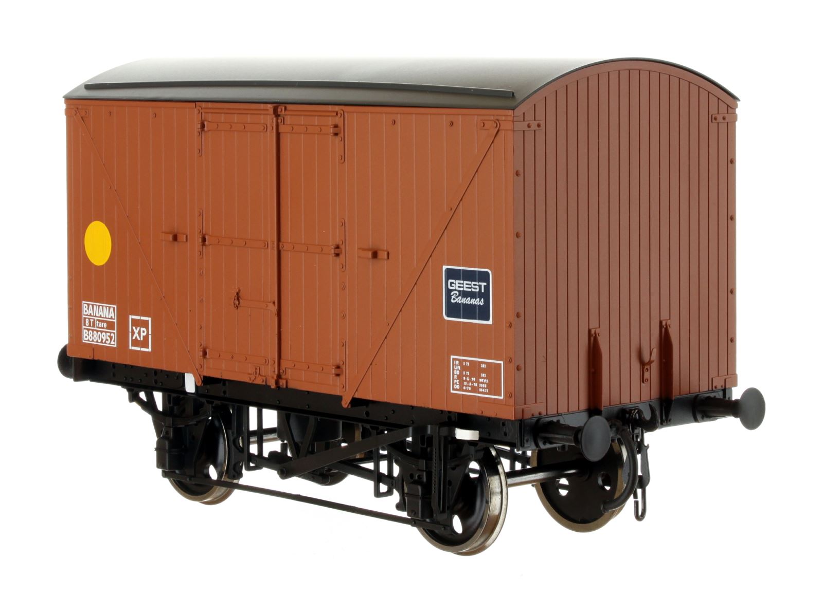 NEWS: Dapol 14XX and banana van decorated samples - World Of Railways