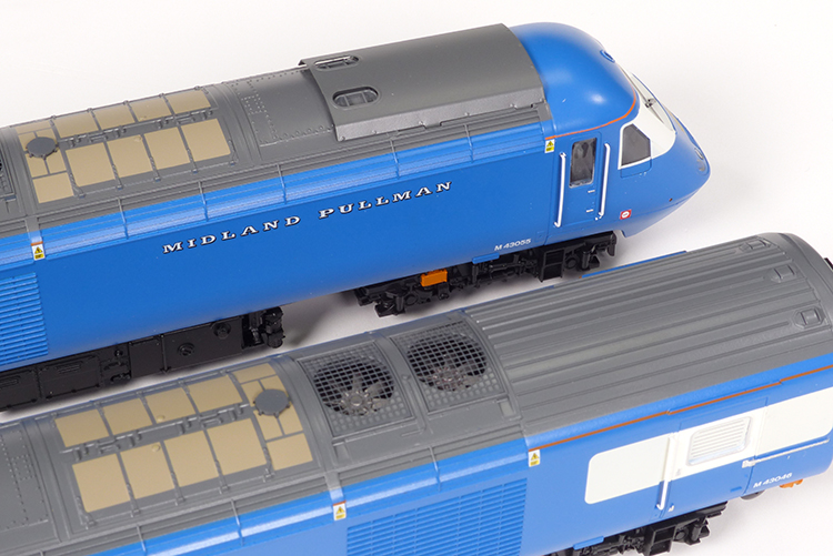 Hornby (R30077) Blue Pullman HST - World Of Railways