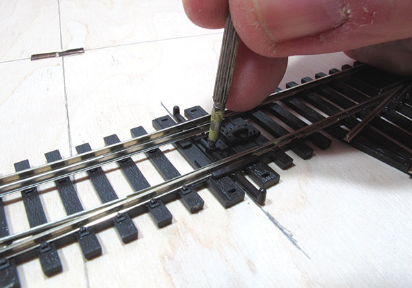 How to fit a point motor - World Of Railways