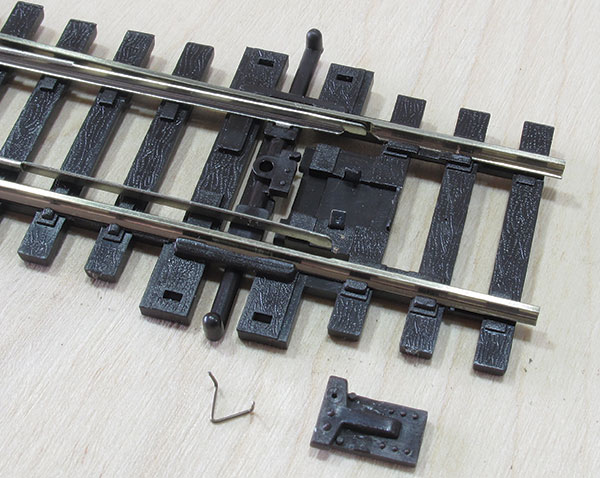 How to fit a point motor - World Of Railways
