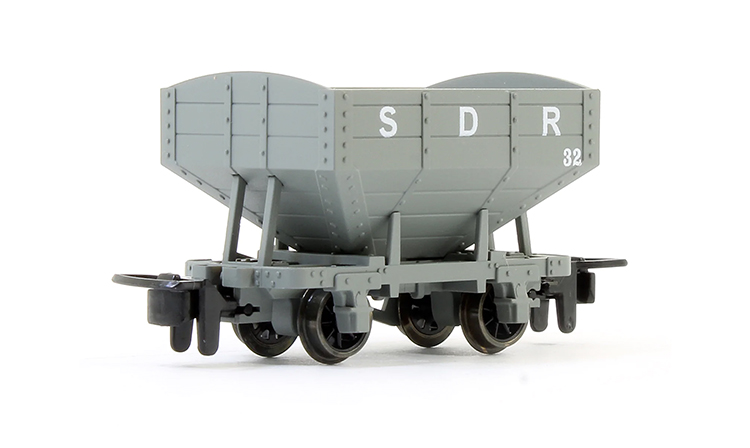 Quickview: OO9 hopper wagons from Peco - World Of Railways