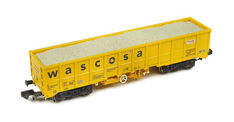 Revolution JNA wagons - World Of Railways