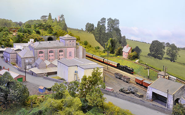 Wickwar in N gauge - World Of Railways