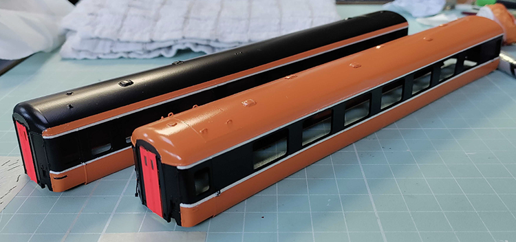 Mk. 2B and 2C coaches from IRM - World Of Railways