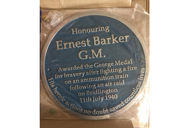 Plaque tribute to WWII hero - World Of Railways