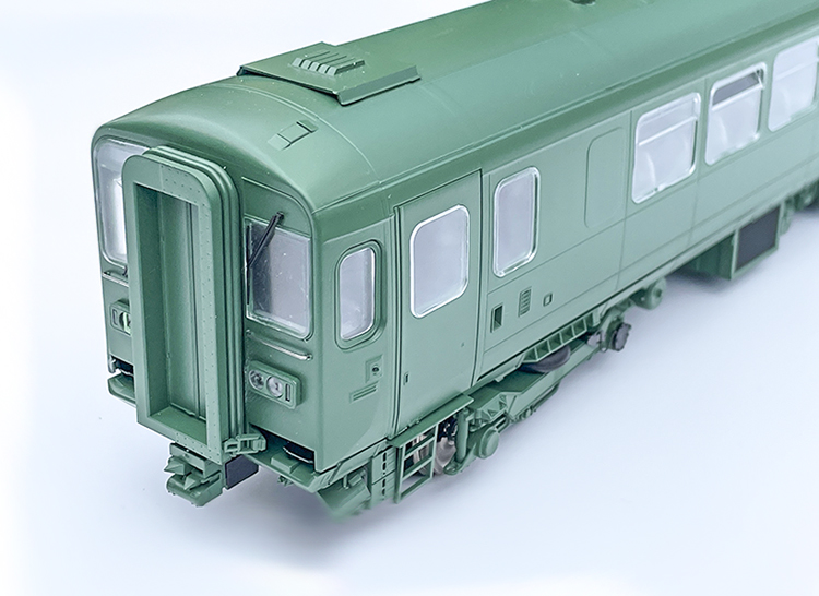 Class 153 breaks cover for 'O' - World Of Railways