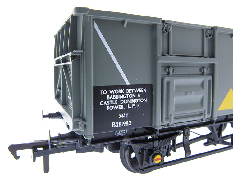 The Model Centre 24.5T wagon exclusive - World Of Railways