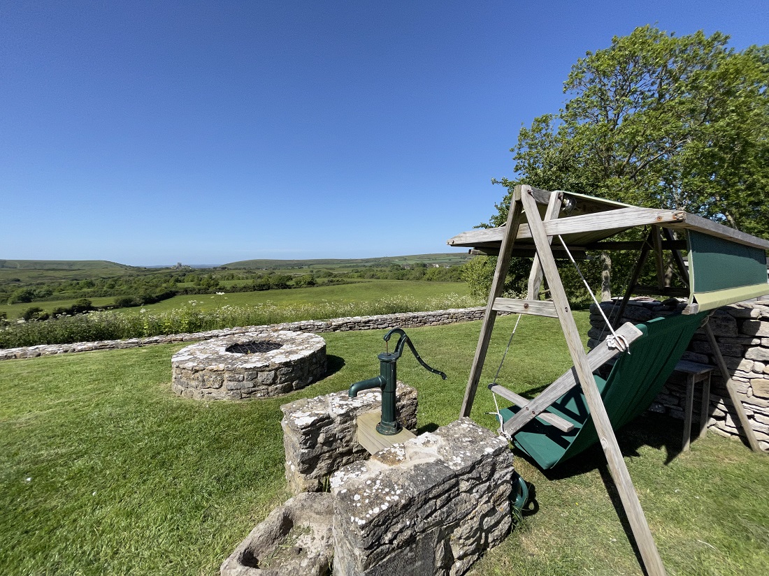 Corfe & Purbeck Holidays - The Great Barn, Scoles Manor Barns - Your Dog
